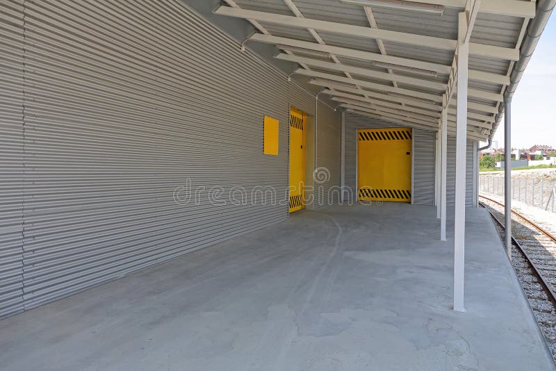 576 Dock Loading Rail Photos - Free & Royalty-Free Stock Photos from ...