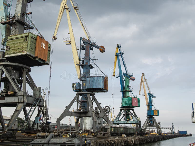 Loading Unloading of Coal in the Port into Freight Trains Using Large ...