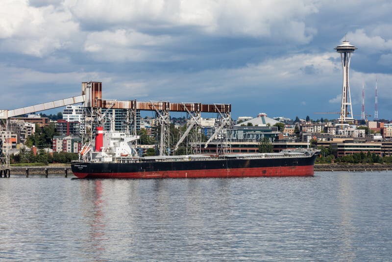 Loading Freighter editorial image. Image of harbor, arctic - 74788925