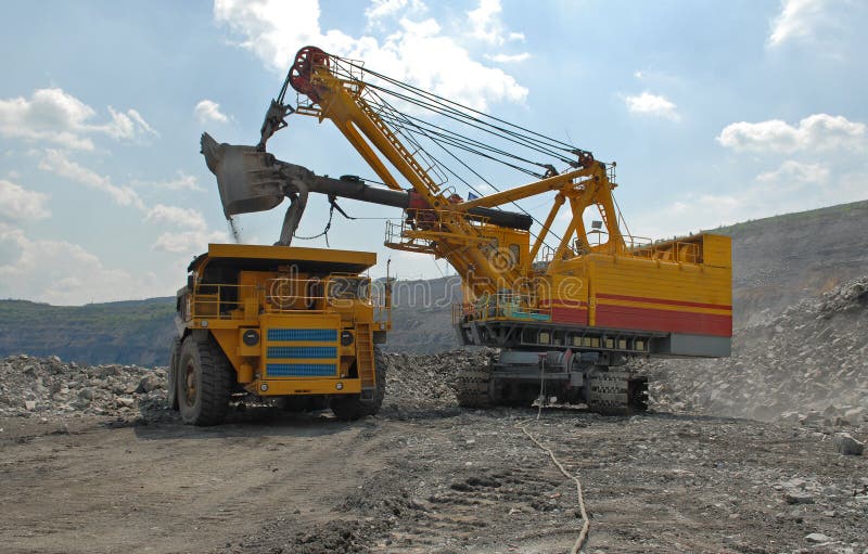 Loading of iron ore stock photo. Image of work, excavator - 10442344