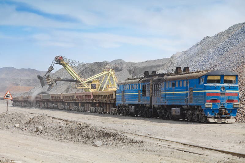Loading of iron ore stock image. Image of opencast, delivery - 30658509
