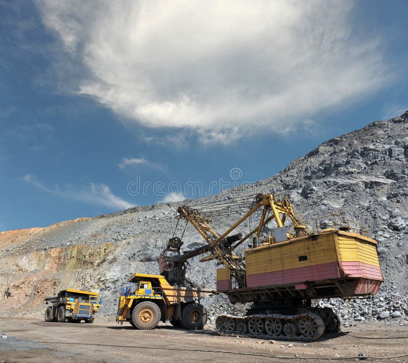 Loading of iron ore stock image. Image of extraction - 34383949
