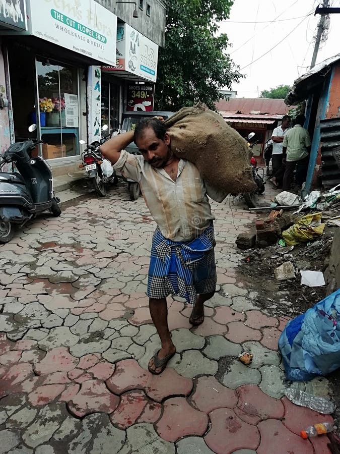 The Loading Labour editorial photo. Image of india, poor - 153883616