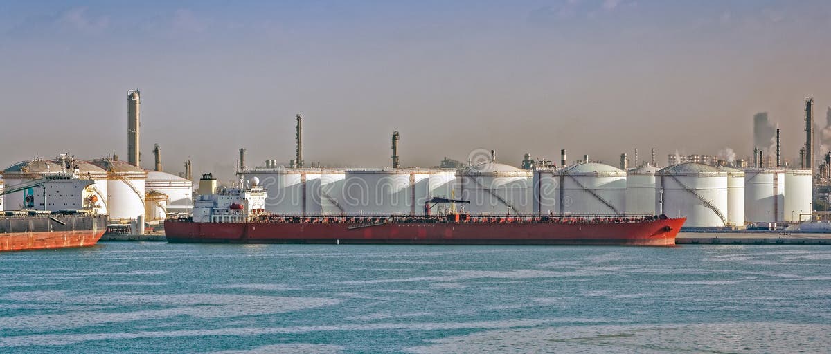 1,448 Fuel Tanker Loading Stock Photos - Free & Royalty-Free Stock ...