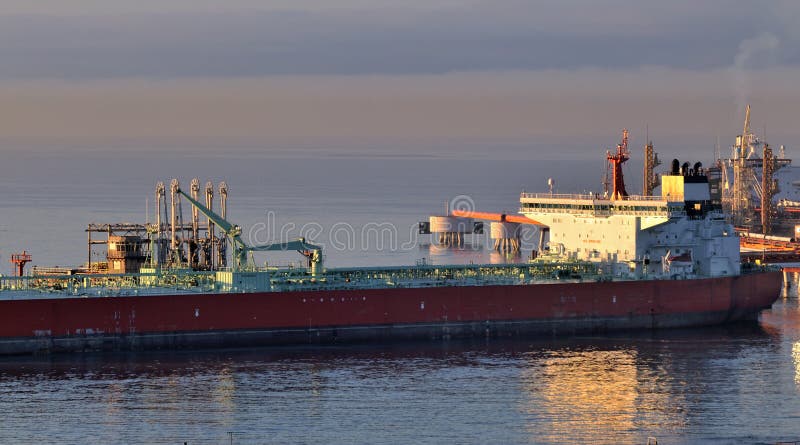 Loading oil tanker stock image. Image of water, loading - 7702291