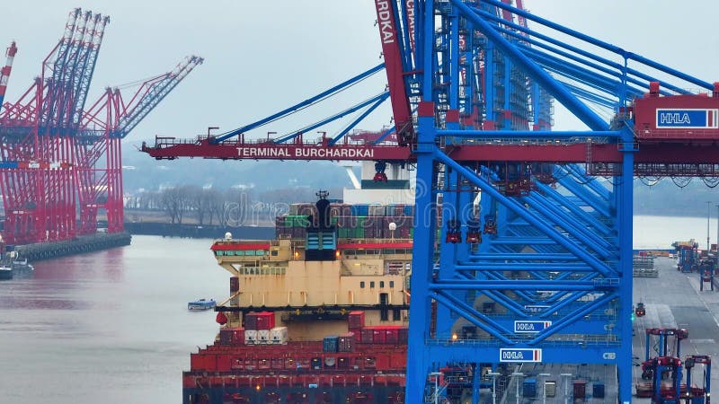 Loading - Unloading a Container Vessel at Port of Hamburg - HAMBURG ...
