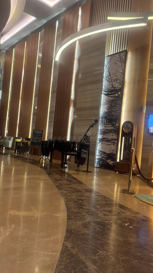 Lobby hotel editorial stock image. Image of lobbies - 265421334