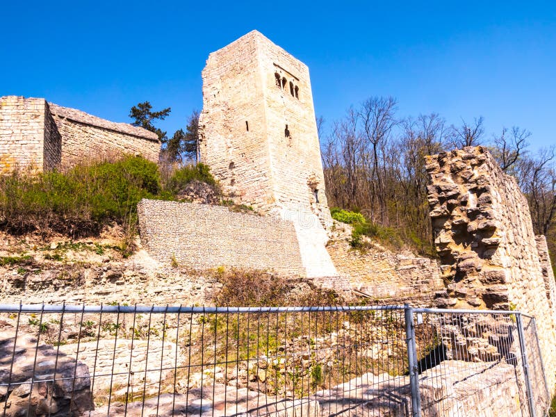 Lobdeburg Es Un Castillo En Ruinas Cerca De Jena En Turingia Imagen de archivo - Imagen de ...