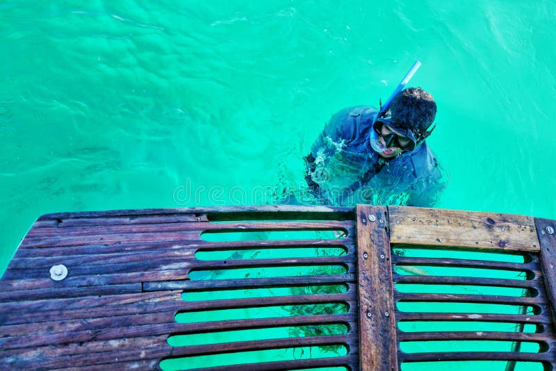 Lobster catching in Cuba editorial image. Image of caribbean - 88798295