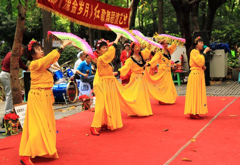 Chinese Traditional Dance Chengdu China Editorial Photography - Image ...