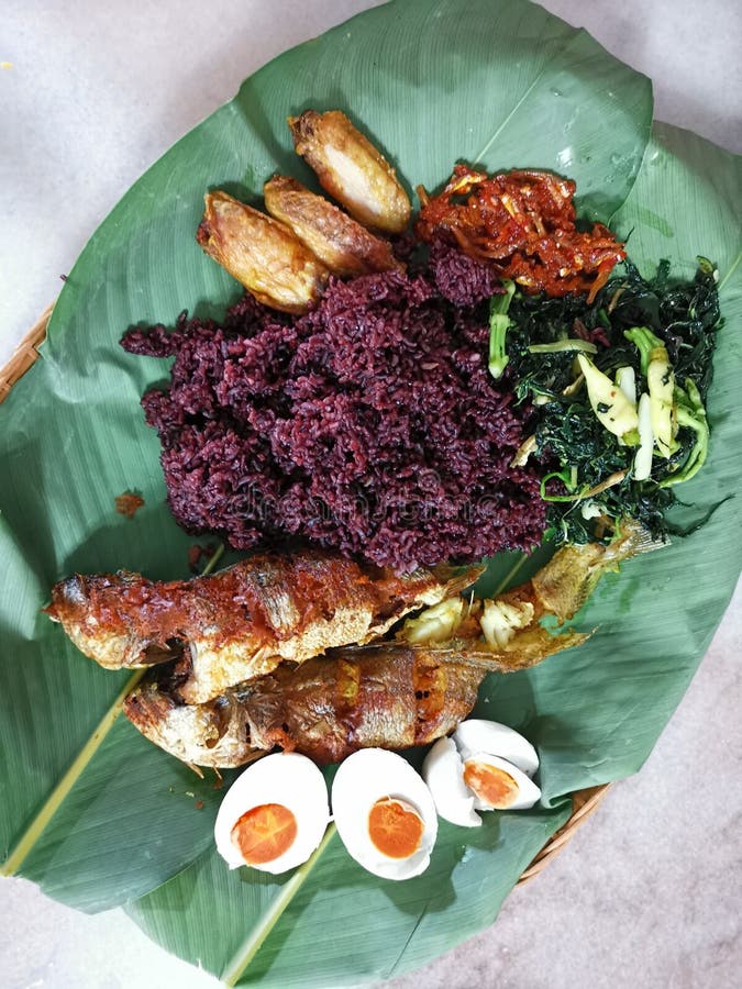 Local Delicacies from Sarawak Stock Photo - Image of vegetable, daunubi ...