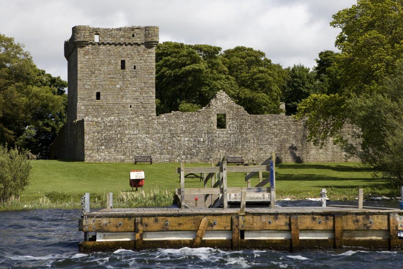Loch Leven Castle stock image. Image of wideangle, scotland - 11044607