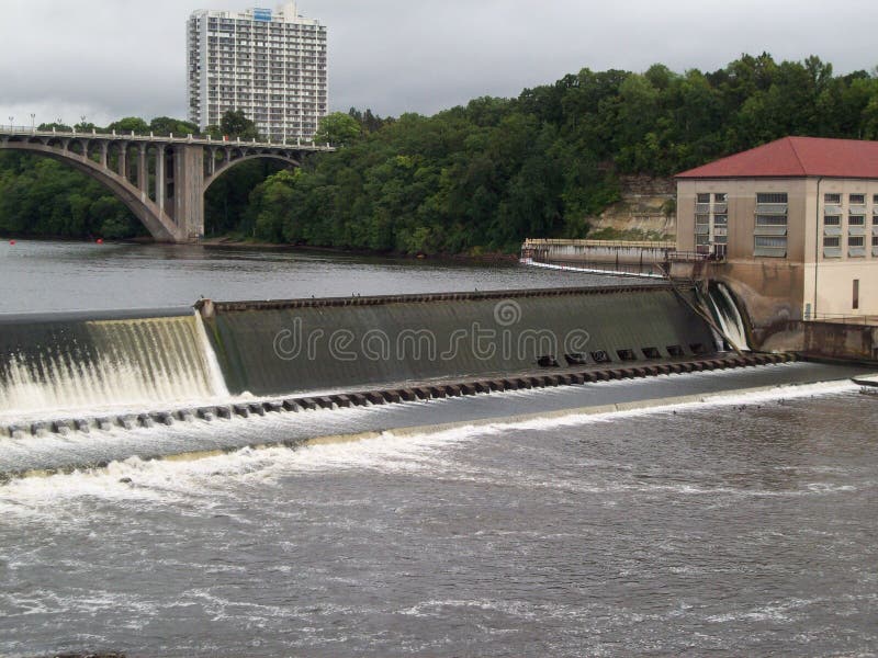 Lock and Dam No. 1 stock photo. Image of minneapolis - 58191974