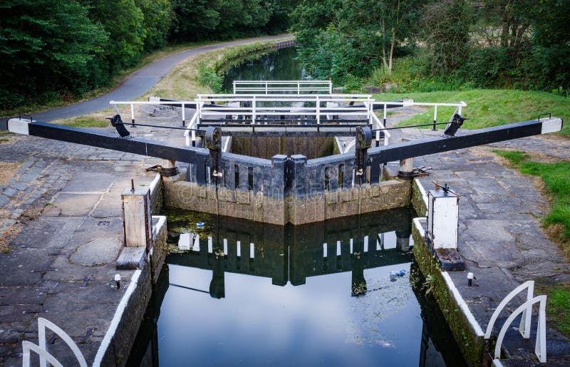 Lock gates on canal stock image. Image of footpath, waterway - 137034287