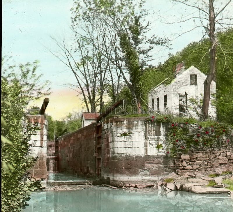 Lock House Picture. Image: 221404010