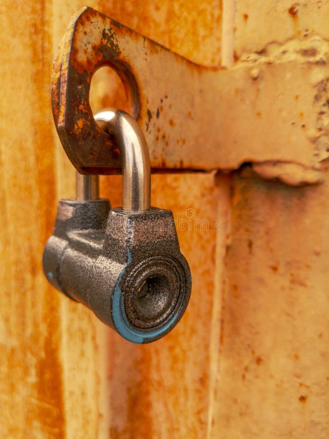 Lock on a Rusty Metal Garage Stock Image - Image of safety, lock: 171284795