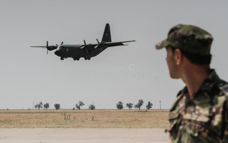 Lockheed c130b hercules redaktionell arkivfoto. Bild av hercules ...