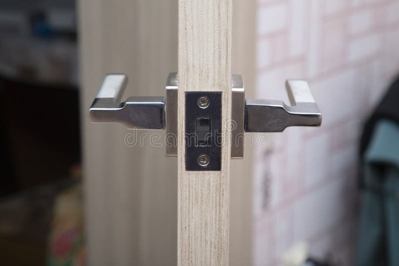 Locks and Handles on Doors.Installation of Locks on Interior Doors ...