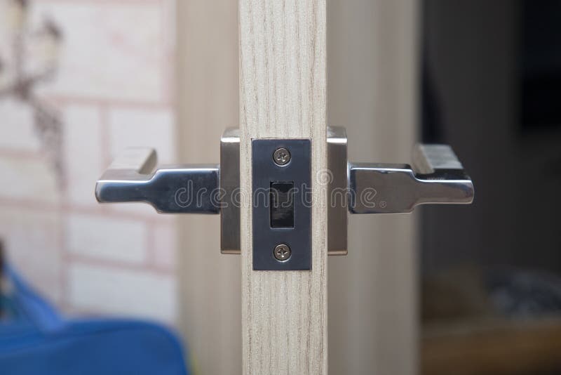 Locks and Handles on Doors.Installation of Locks on Interior Doors ...