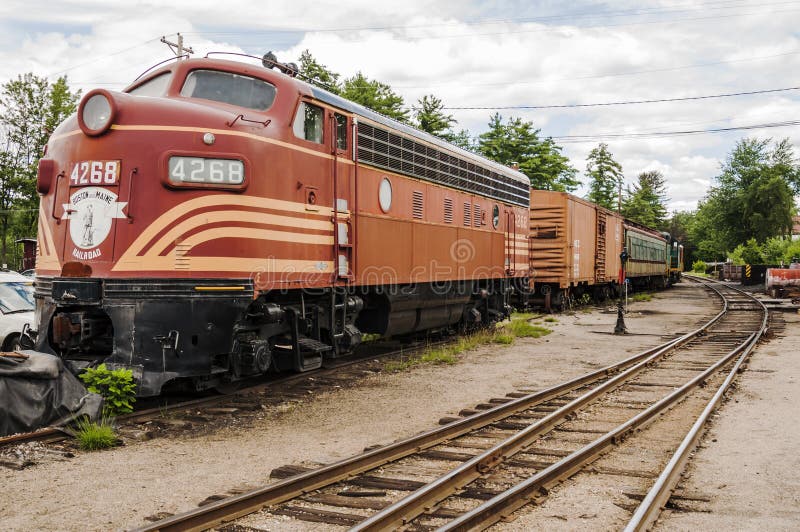 Locomotiva fotografia editoriale. Immagine di guida, transito - 44567447