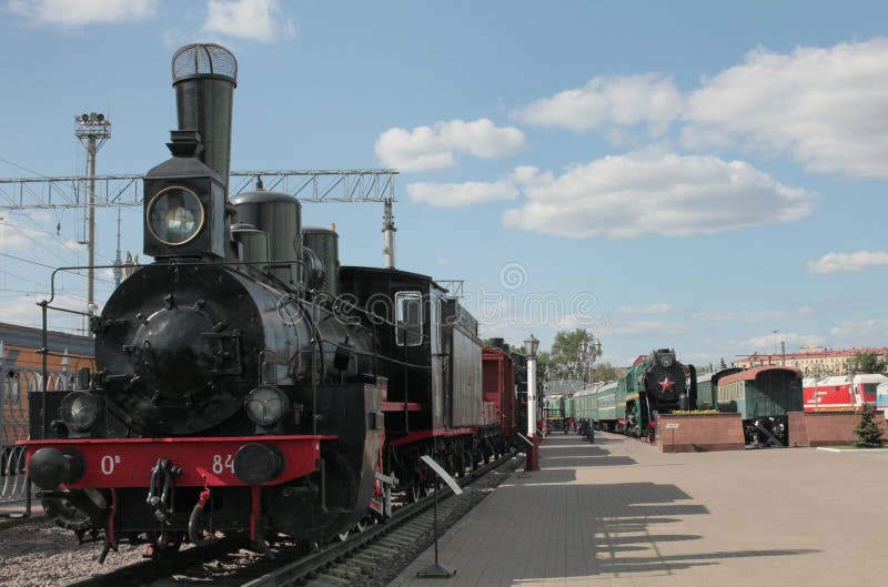Locomotive russe immagine editoriale. Immagine di treno - 25016930
