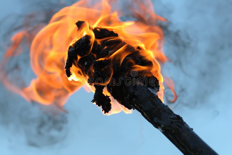 Lodernde Fackel stockfoto. Bild von explodieren, zünden - 10570854