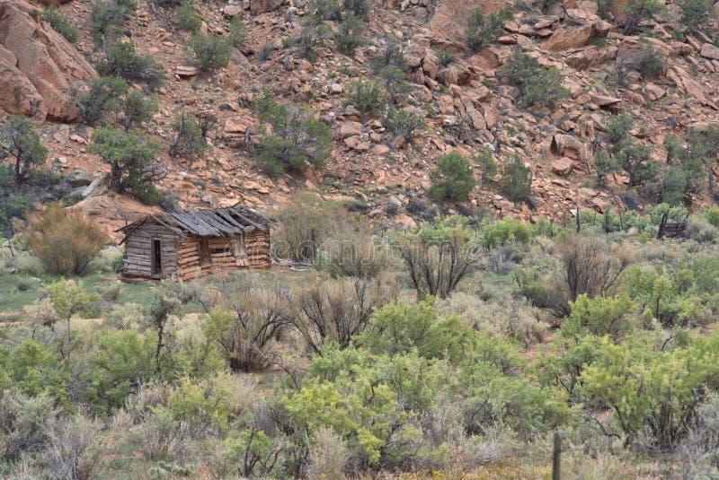 Log Cabin in the Remote Arizona Canyon Stock Image - Image of tourism ...