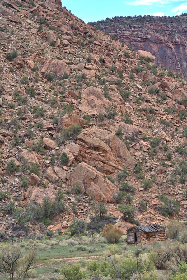 Log Cabin in the Remote Arizona Canyon Stock Image - Image of trip ...