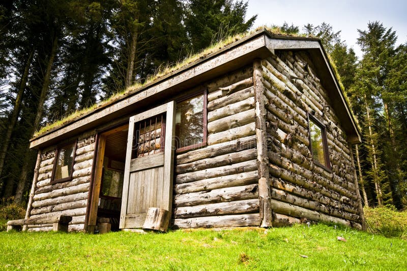 Log cabin in woods stock photo. Image of backgrounds, autumn - 9384664