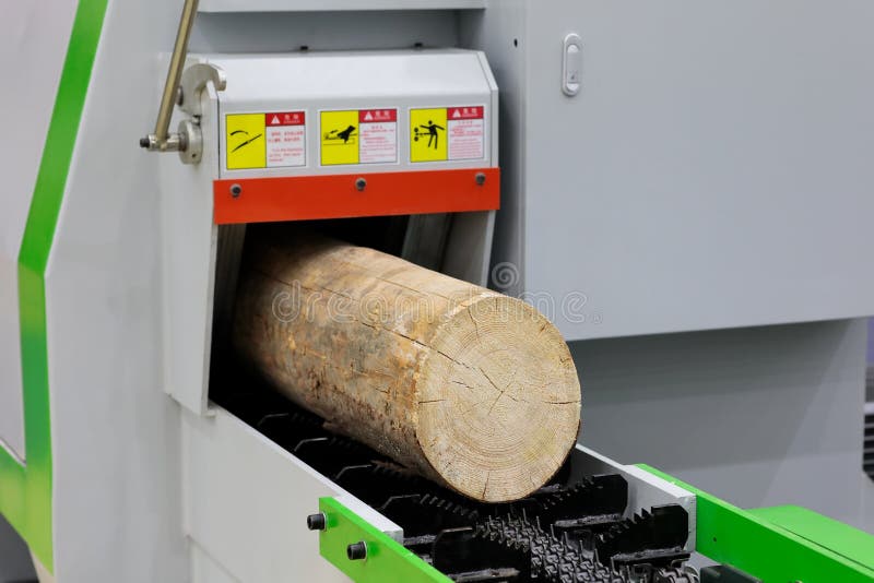 Log Feeding into Multi Blade Wood Rip Saw Machine Stock Photo - Image ...