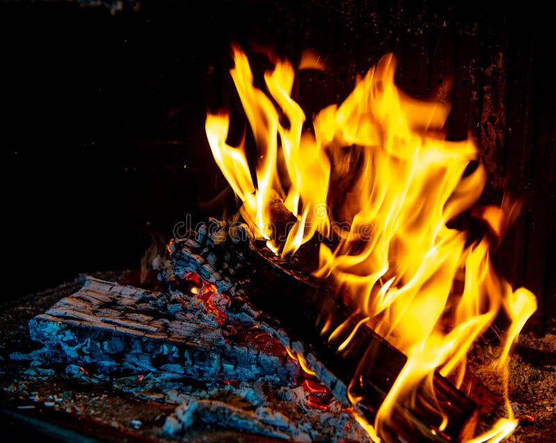 Log of Wood Burning in the Fireplace Stock Image - Image of smoke ...