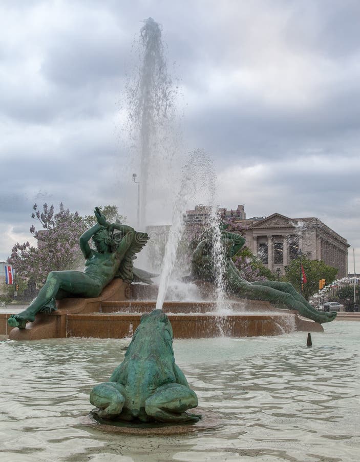 193 Frog Statues Stock Photos - Free & Royalty-Free Stock Photos from ...