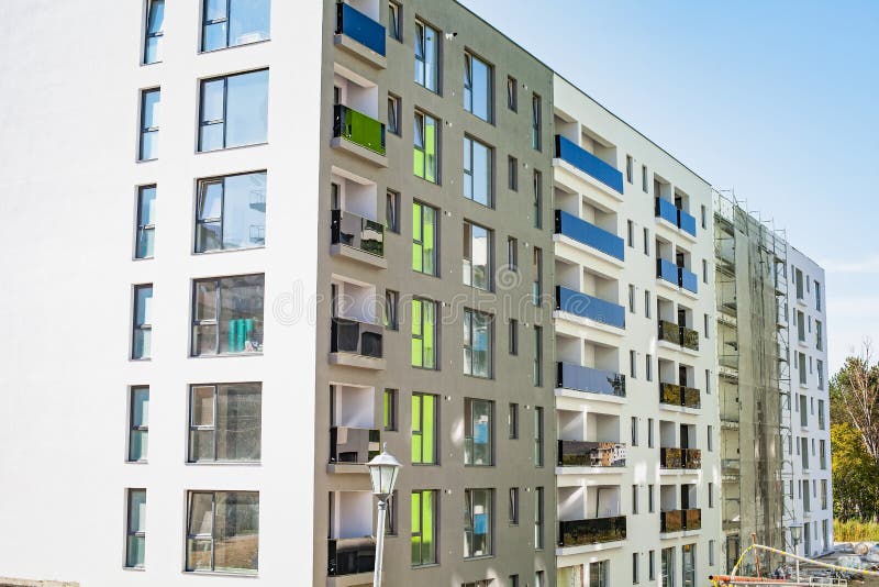 Logement Moderne à Cluj-Napoca Image stock - Image du bloc, privé ...