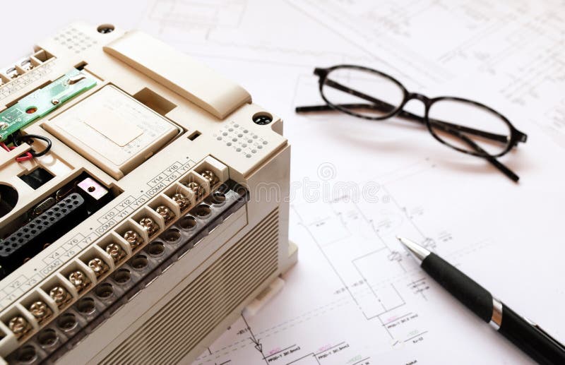 Logika kontroler logika zdjęcie stock. Obraz złożonej z druk - 17588180