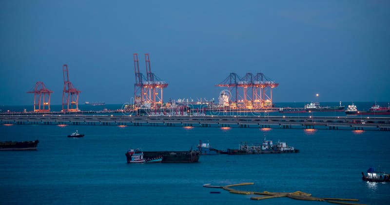 Logistic Shipping Quay Boat Engineering Crane Depot at Logistic Export ...