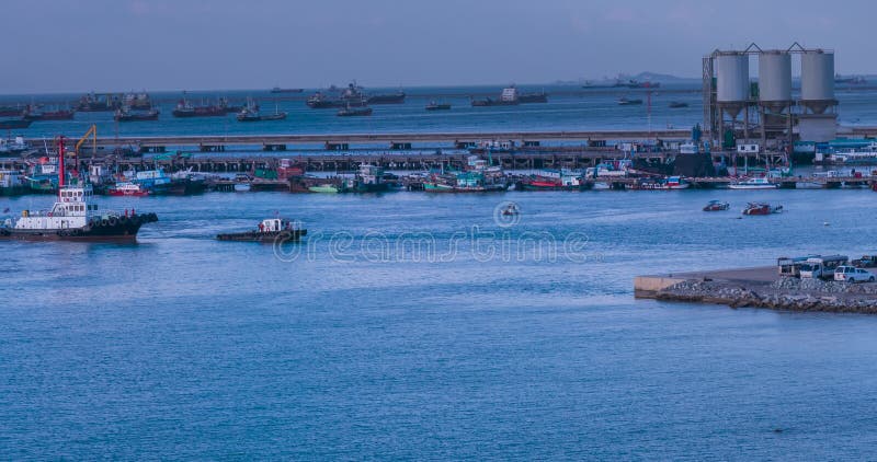 Logistic Shipping Quay Boat Engineering Crane Depot at Logistic Export ...