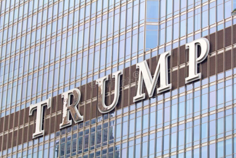 Logo Auf Dem Trumpfturm in Chicago Redaktionelles Bild - Bild von ...