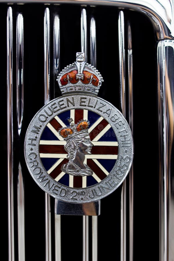 Logo car queen Elizabeth. editorial photo. Image of door - 223510901