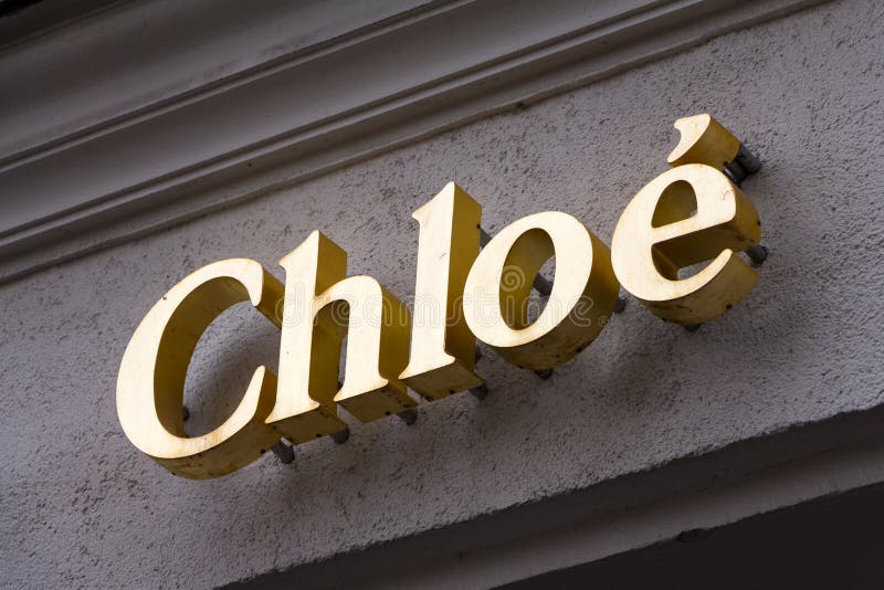 Logo De Chloe Sur La Boutique Du ` S De Chloe Image éditorial - Image ...