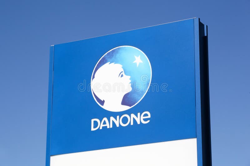 Logo De Danone Sur Un Panneau Image stock éditorial - Image of lait ...