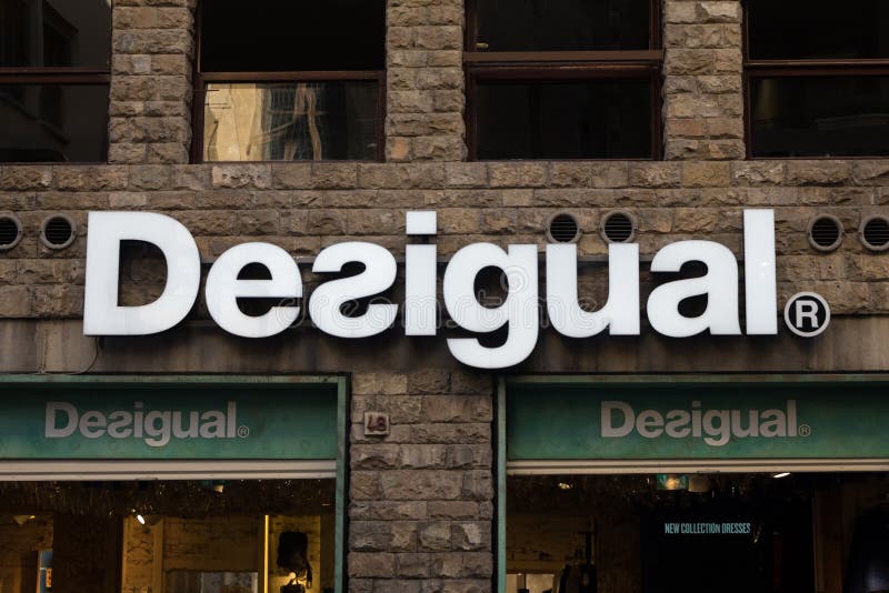 Logo de Desigual image éditorial. Image du couleurs, multicolore - 19444785