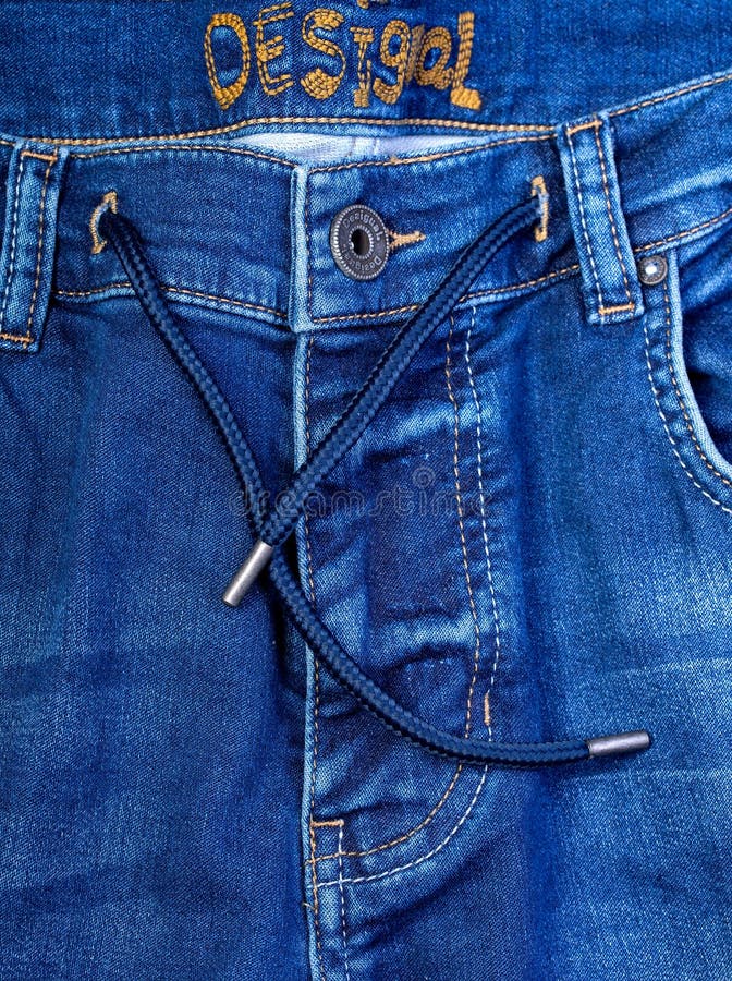 Logo de jeans de Desigual image éditorial. Image du compagnie - 137750865