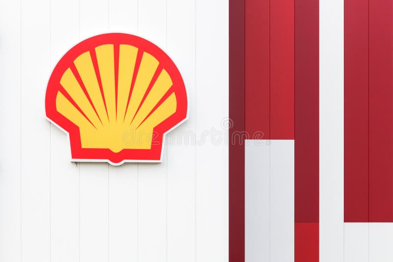 Logo De Shell Sur Une Station Service Photo stock éditorial - Image du ...