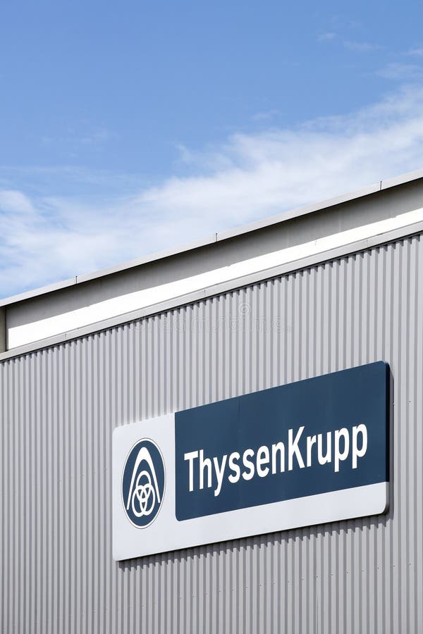 Logo De ThyssenKrupp Sur Le Fond Bleu Image éditorial - Image du ...