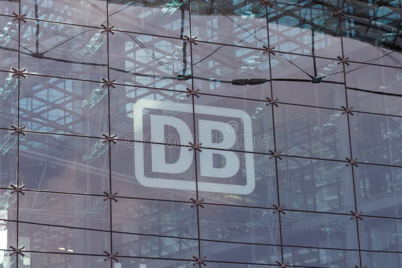 DB/Deutsche Bahn Logo Bei Berlin Hauptbahnhof Redaktionelles ...