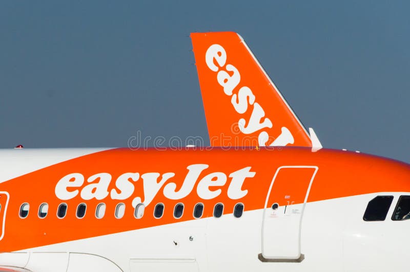 Logo E Segno Di EasyJet Sull'aereo Fotografia Editoriale - Immagine di ...