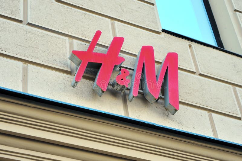 Logo of H&M Store in Moscow Editorial Photo - Image of brand, sign ...