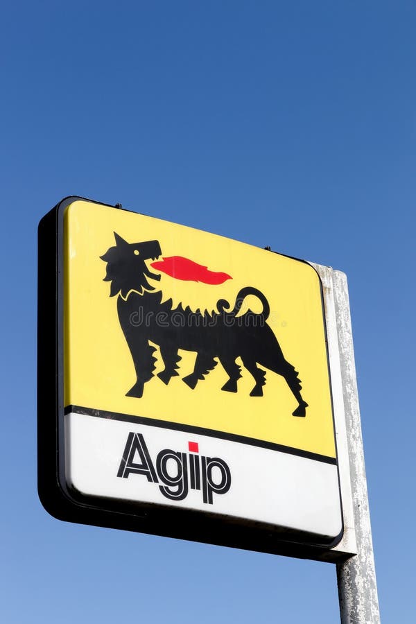 Logotipo De AGIP En Un Statio Del Gas Foto editorial - Imagen de ...