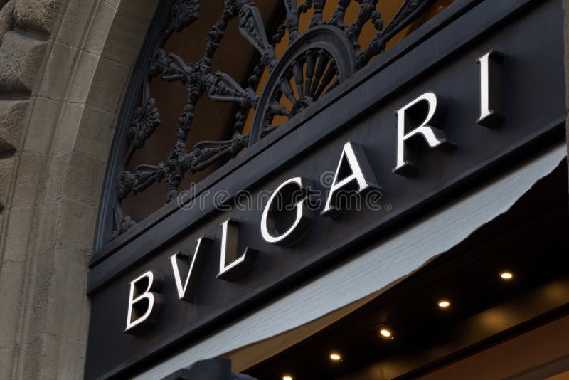 Logotipo De Bulgari En La Tienda De Bulgari Foto de archivo editorial ...