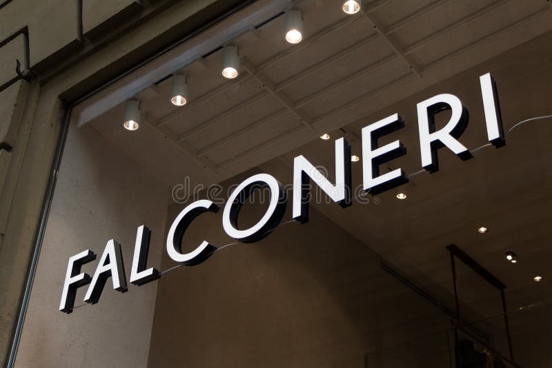 Logotipo De Falconeri En La Tienda De Falconeri Imagen de archivo ...